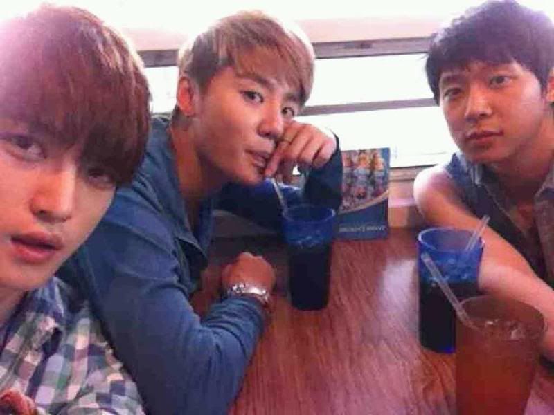 JYJ Actualización Oficial de Facebook – DBSK Guatemala