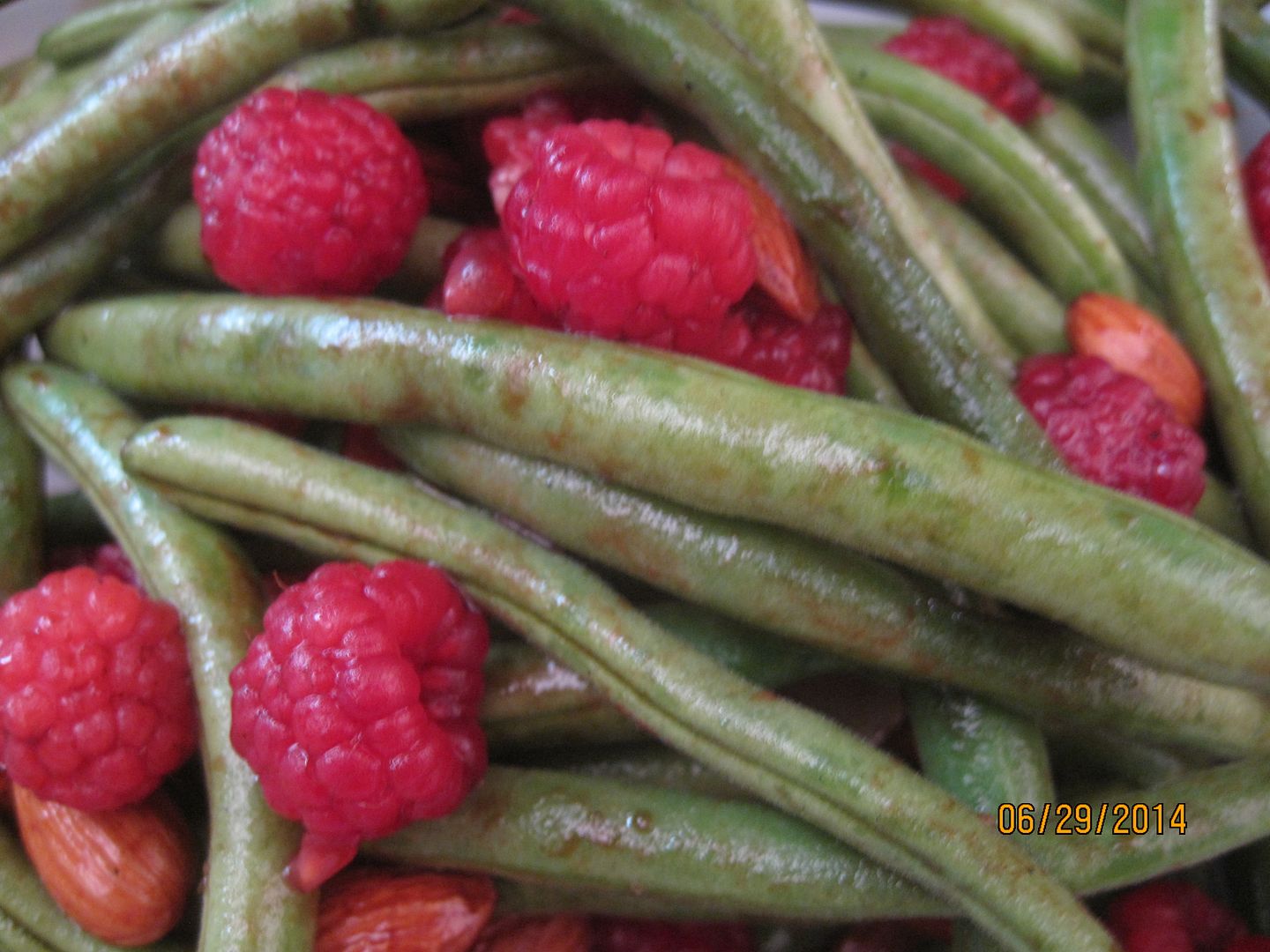 Green Beans, Raspberries and Almonds Oh My! | my sister's pantry